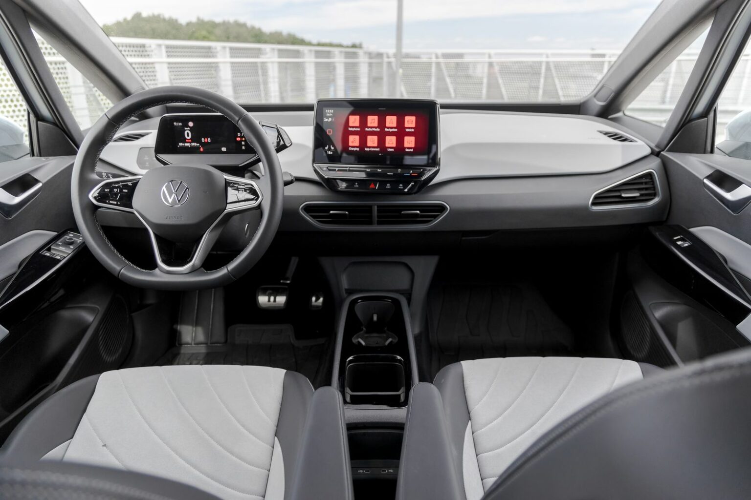 Volkswagen ID.3 58kWh Electric Life Pro Perfomance – Hertz Lease